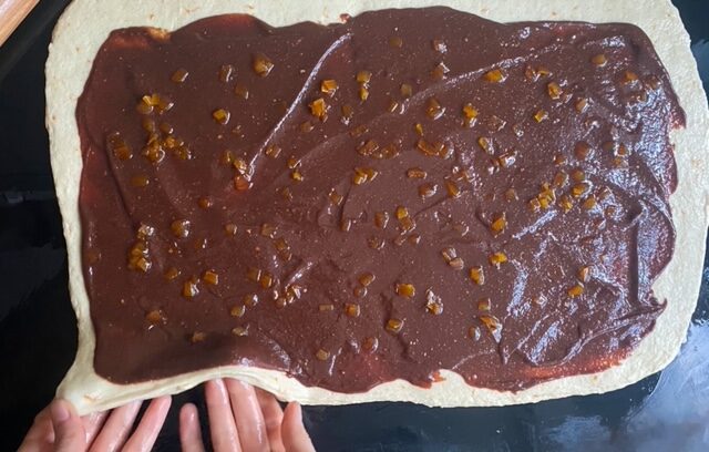 No-knead Christmas babka with hazelnut, chocolate and orange filling ...