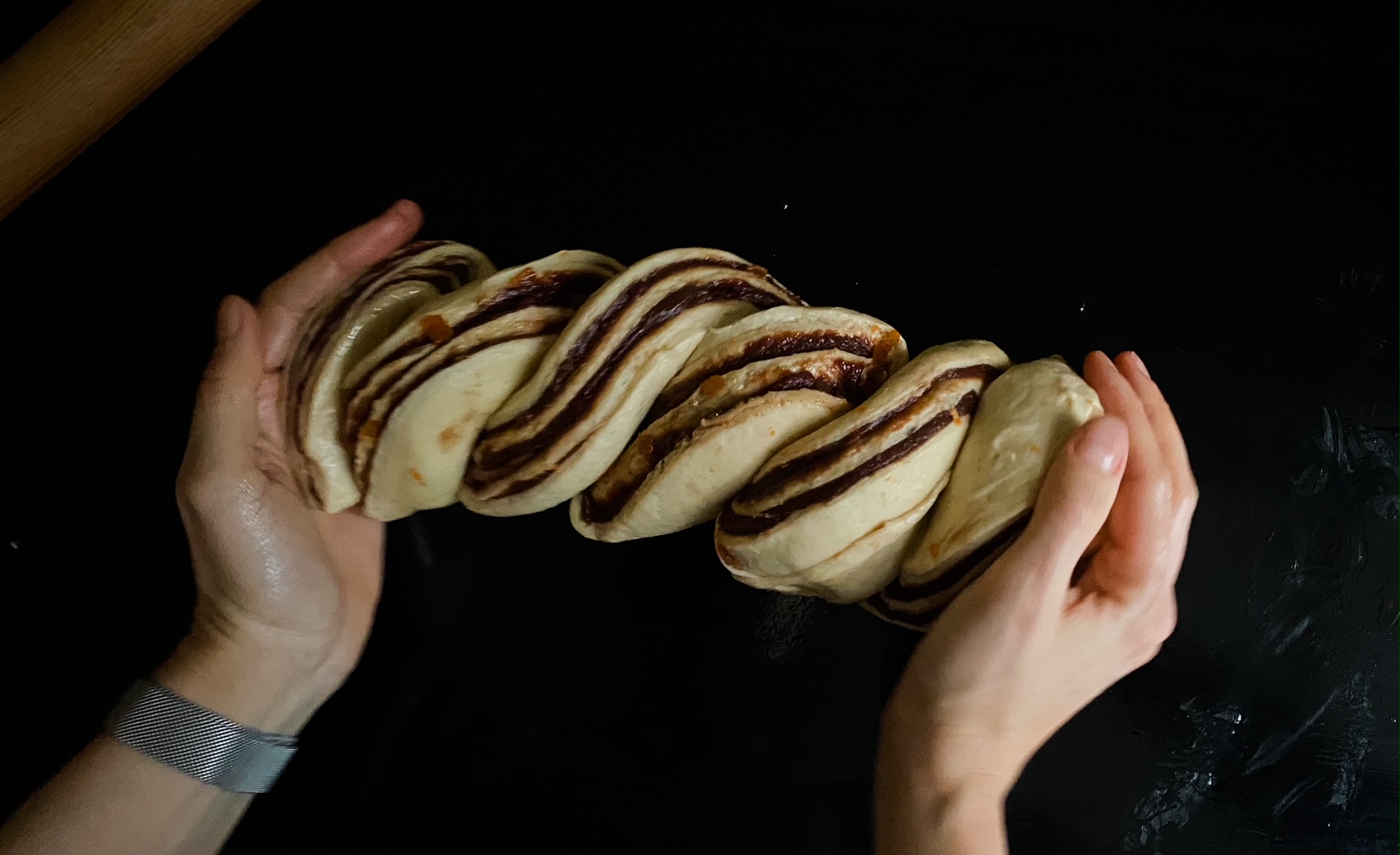 No-knead Christmas babka with hazelnut, chocolate and orange filling ...